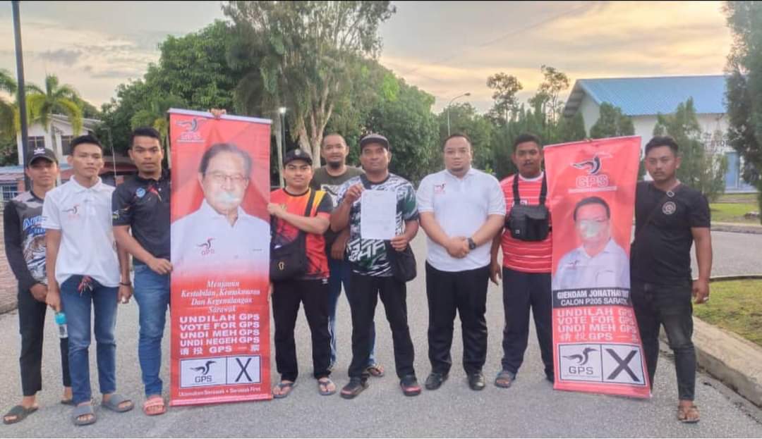Sembur cat pada poster GPS, Pemuda PBB Kabong lapor polis - UTUSAN SARAWAK