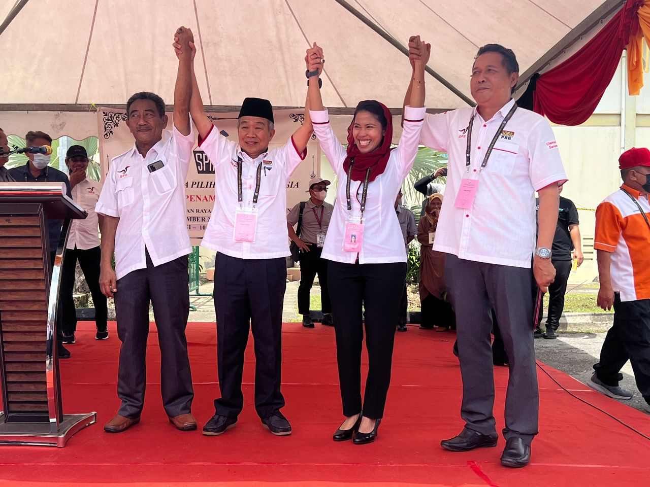 Satu lawan satu di Batang Sadong - UTUSAN SARAWAK