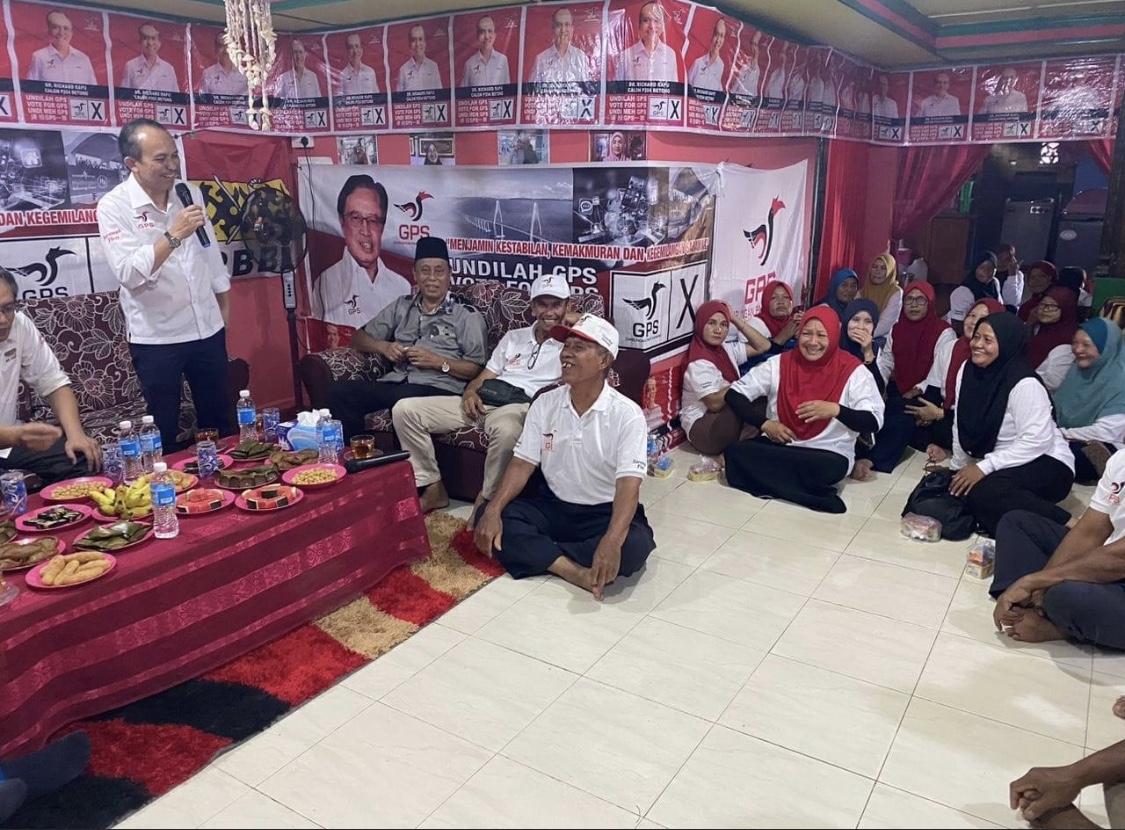 Dr Richard terus giat berkempen - UTUSAN SARAWAK