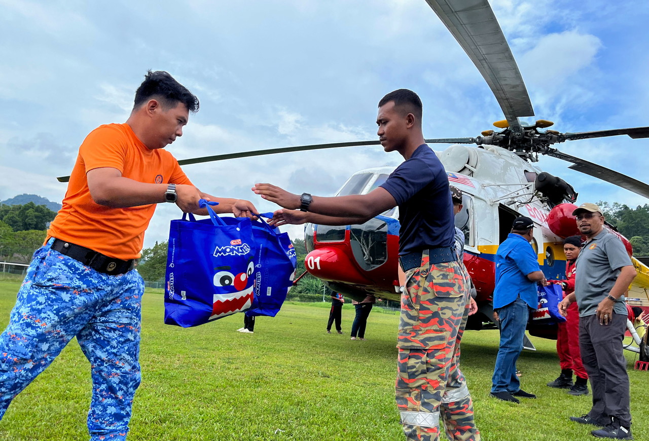 Lima helikopter, dron digerakkan hadapi MTL - KP Bomba - UTUSAN SARAWAK