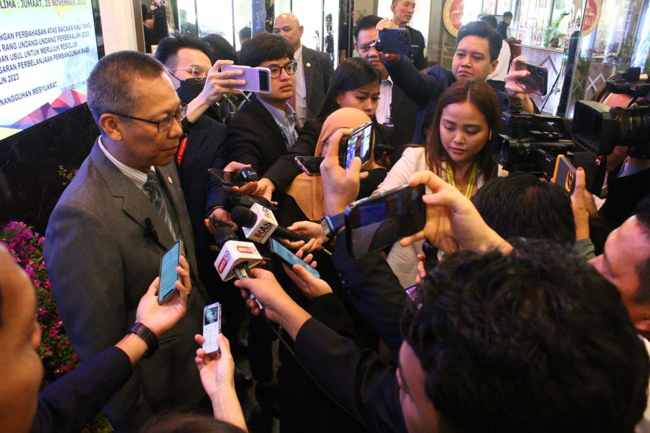 PM Anwar akan bertemu Premier Sarawak masa terdekat - UTUSAN SARAWAK