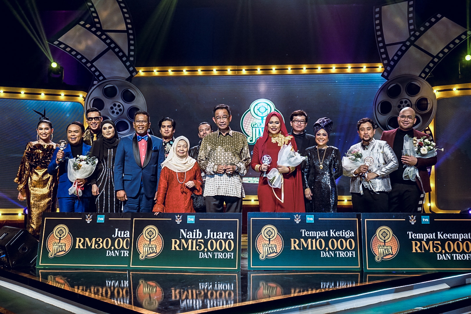 Ariel dengan lagu ‘Gelora’ bawa pulang RM30,000 - UTUSAN SARAWAK