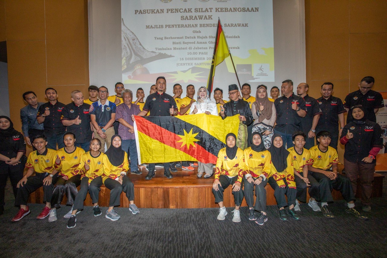 Pertahan seni silat sebagai warisan penting - UTUSAN SARAWAK