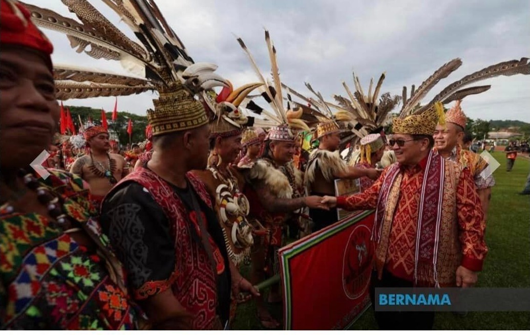 Lebih 2,000 peserta ambil semangat Rentap dalam perarakan Gawai ...