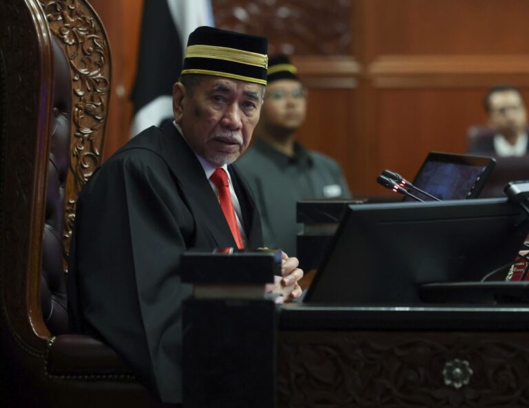 Dua Ahli Dewan Negara angkat sumpah Senator hari ini - UTUSAN SARAWAK