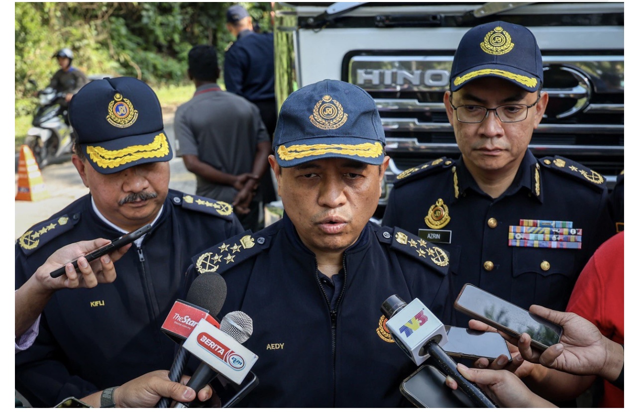 Selesaikan saman tertunggak untuk mohon program khas peralihan lesen ...