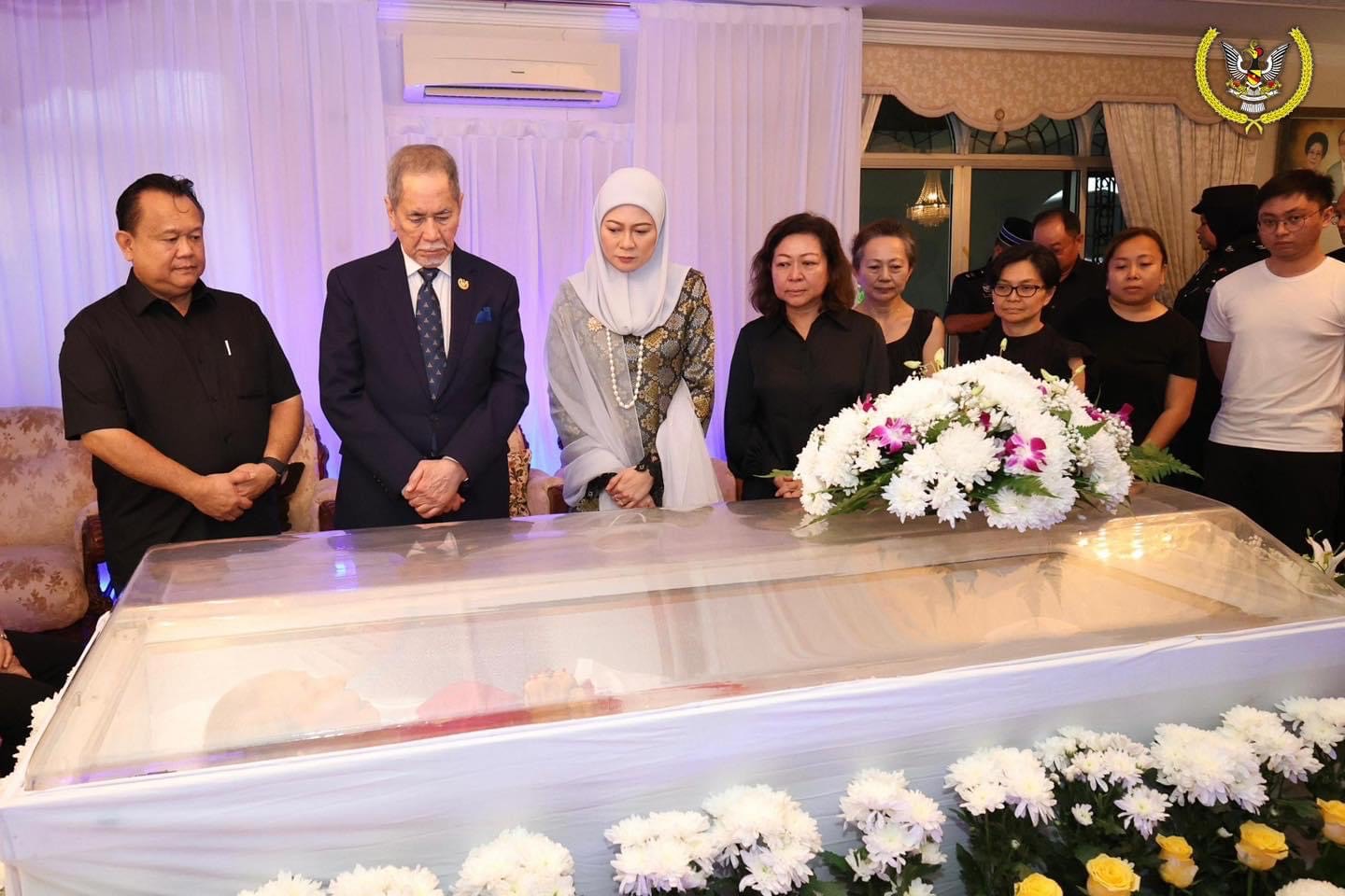 TYT, Premier beri penghormatan terakhir kepada mendiang ibu mertua ...