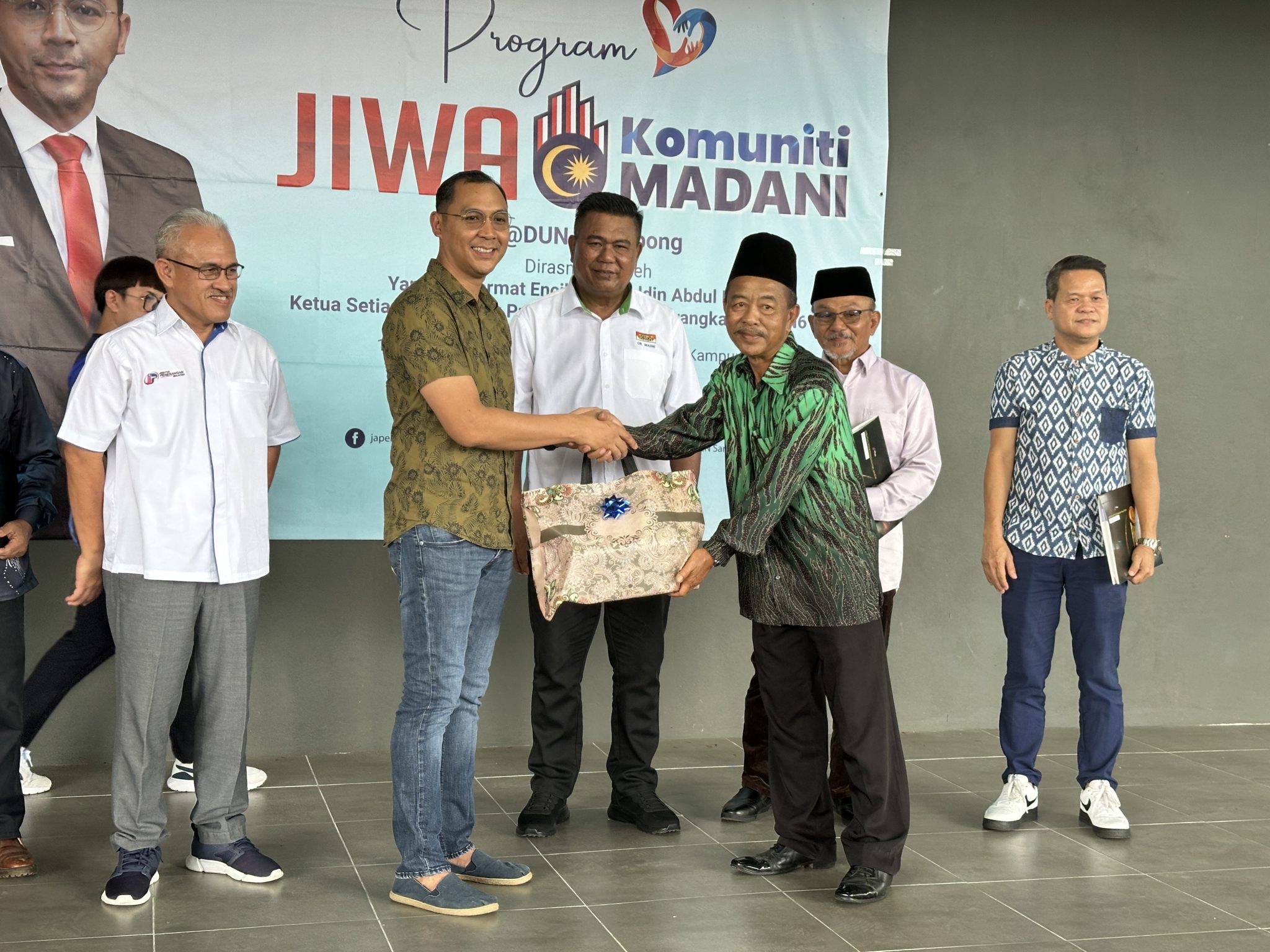 PBT disaran tukar guna lampu solar untuk jalan raya kampung - UTUSAN ...