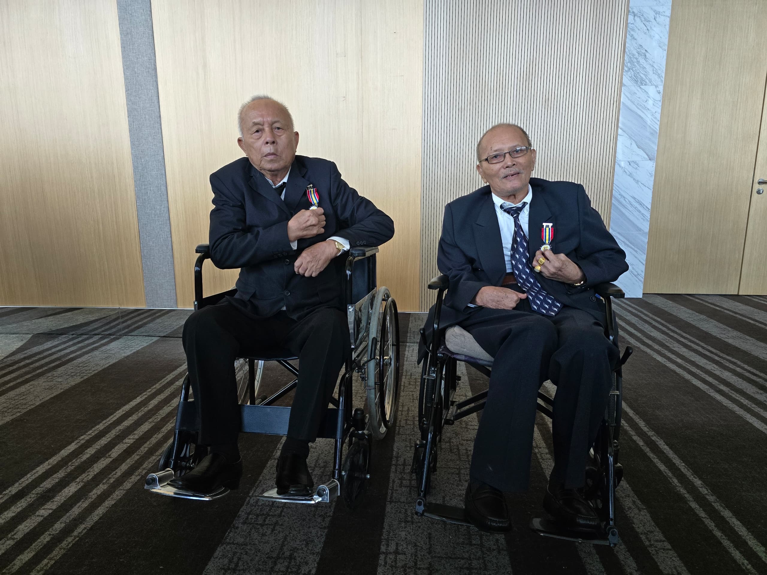 PDRM terus beri pingat kepada anggotanya atas jasa bakti - UTUSAN SARAWAK