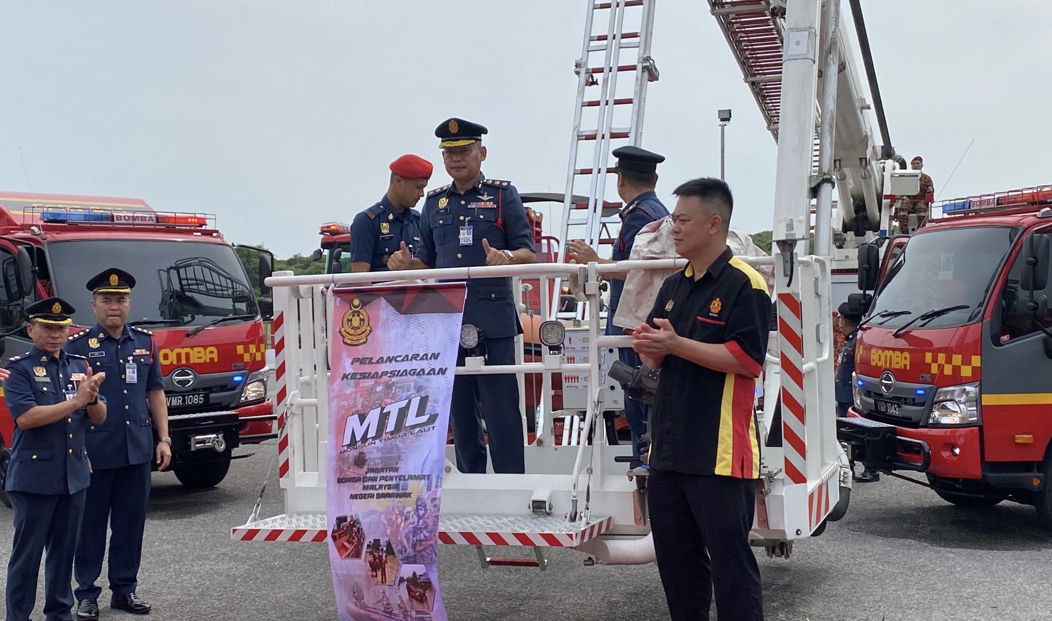 JBPM Sarawak terima perolehan tiga unit jentera CFRT - UTUSAN SARAWAK