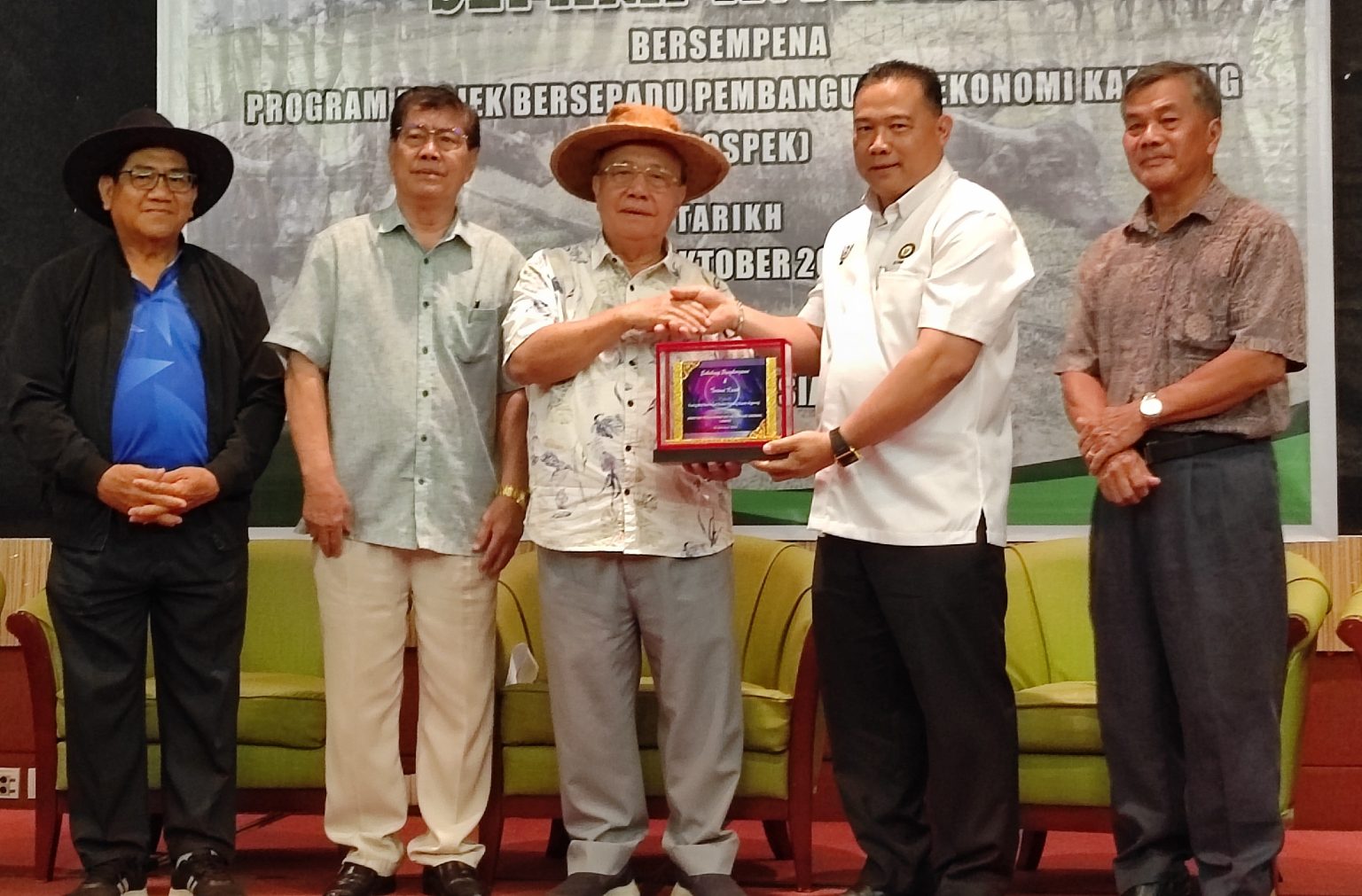 Ternak kerbau perniagaan menguntungkan dengan penggunaan teknologi ...