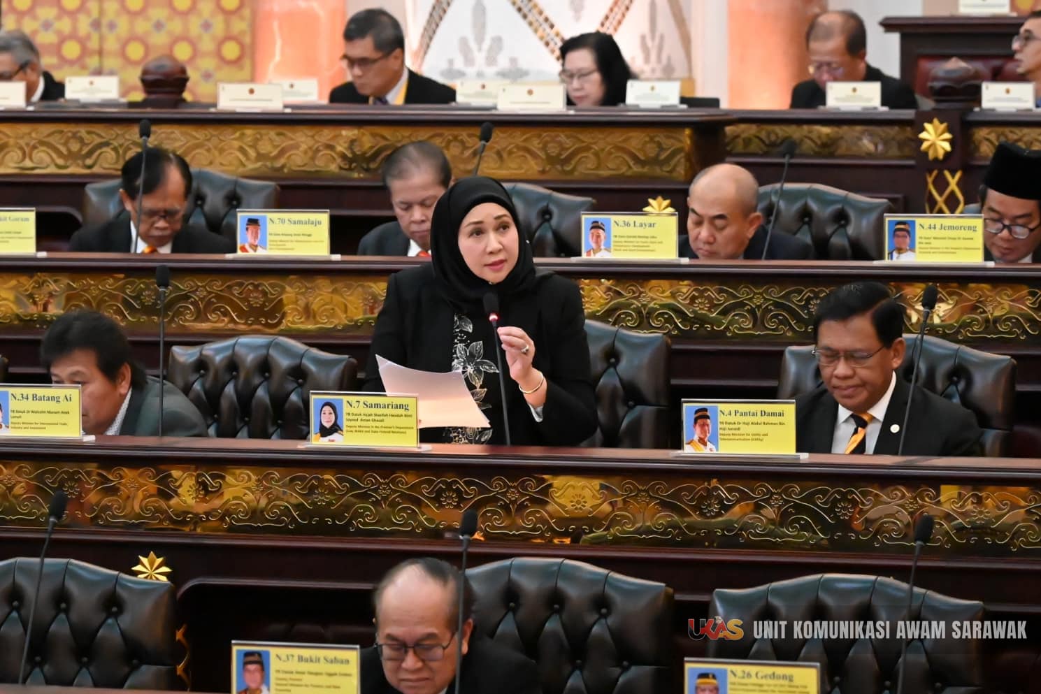 DUN: Gaji minimum RM1,700 tidak terpakai kepada penjawat awam di Sarawak, hanya untuk sektor ...