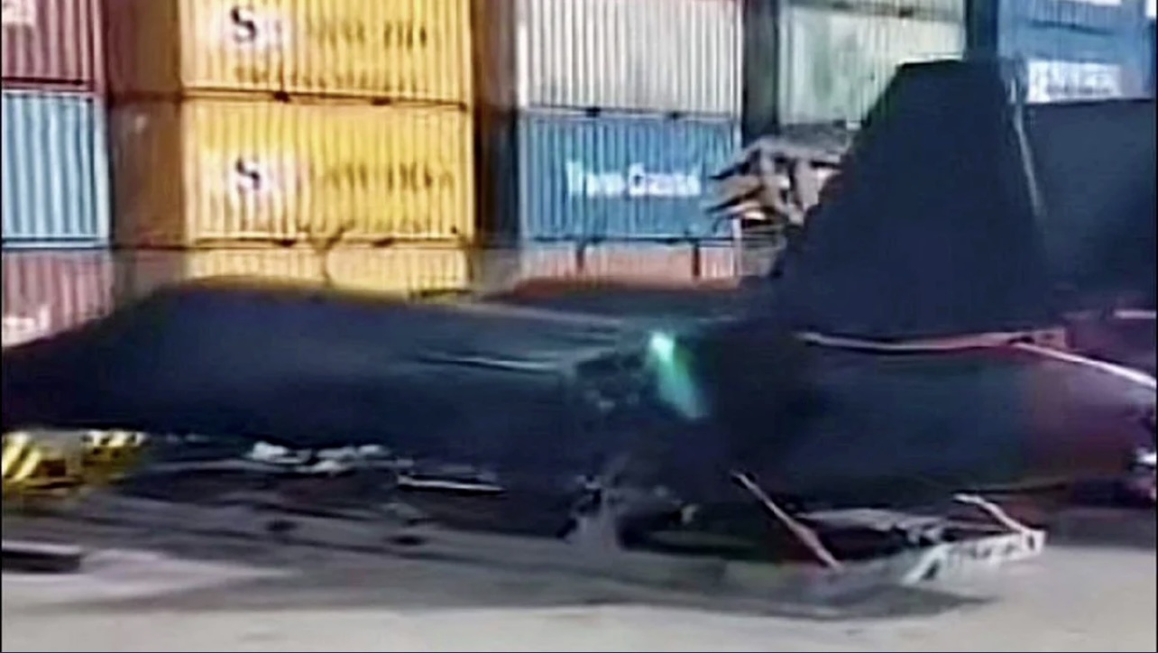 Rangka pesawat dalam video, gambar bukan milik TUDM - UTUSAN SARAWAK