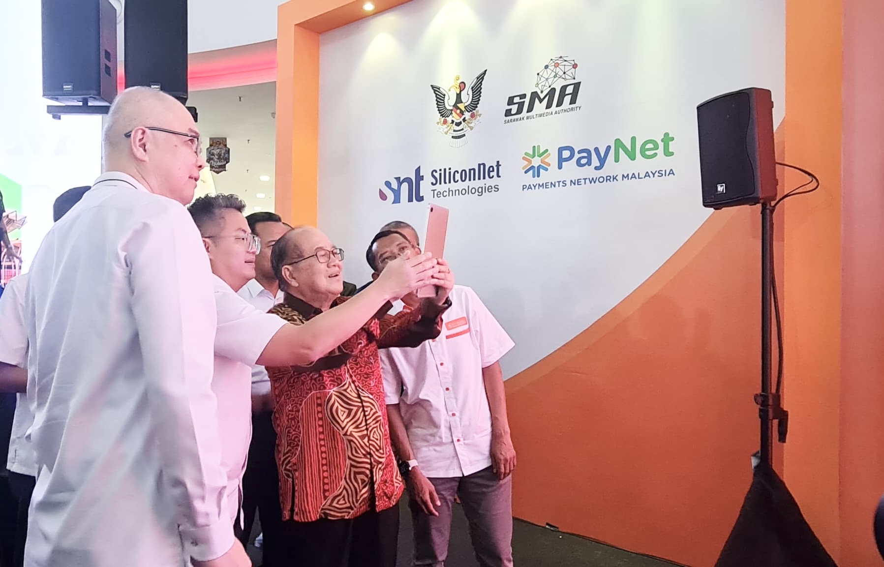 SPay Global kini terima pakai QR DuitNow - UTUSAN SARAWAK