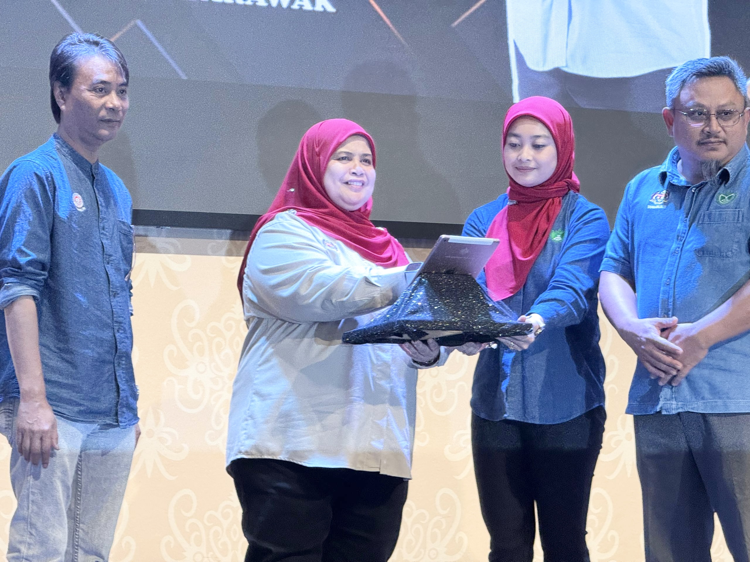 Subsidi bantu kos tanam semula getah di Sarawak, Sabah - UTUSAN SARAWAK