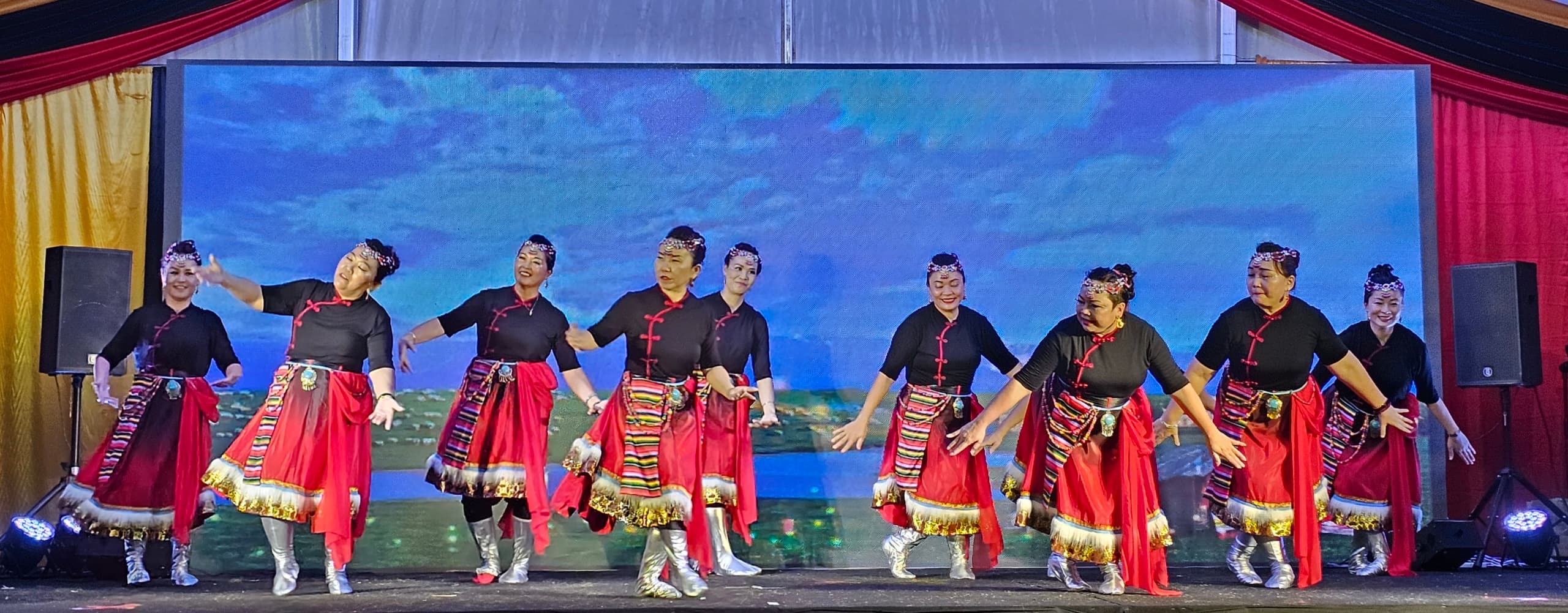 Malam kebudayaan sempena Pesta Meradong 2024 - UTUSAN SARAWAK