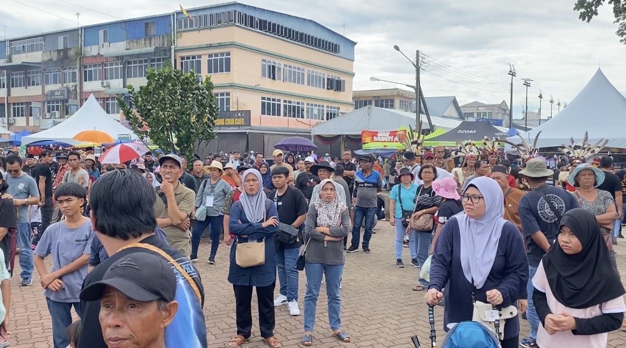 Pesta Benak 2024: Bandar Simanggang dibanjiri orang ramai - UTUSAN SARAWAK