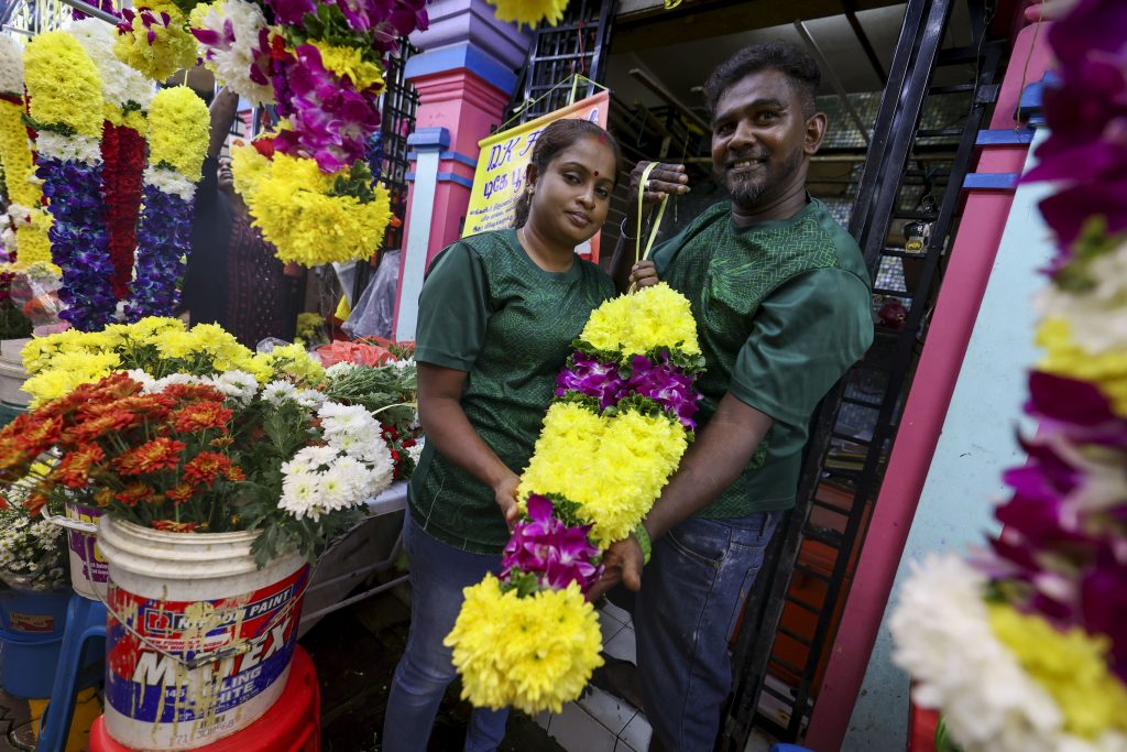 Bunga Malai jadi perhatian pelbagai bangsa - UTUSAN SARAWAK