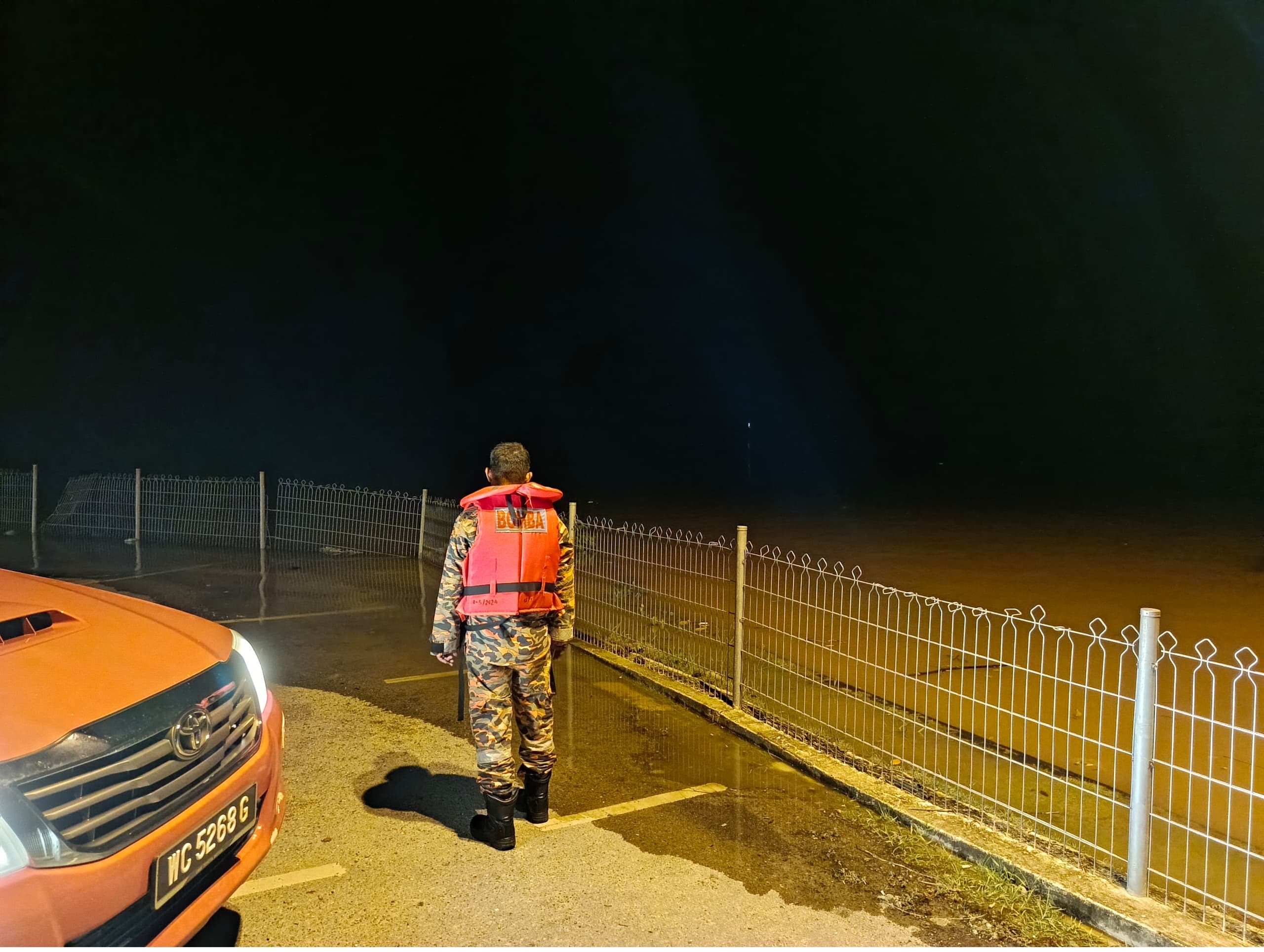 Pantau keadaan di tebingan sungai Rajang - UTUSAN SARAWAK