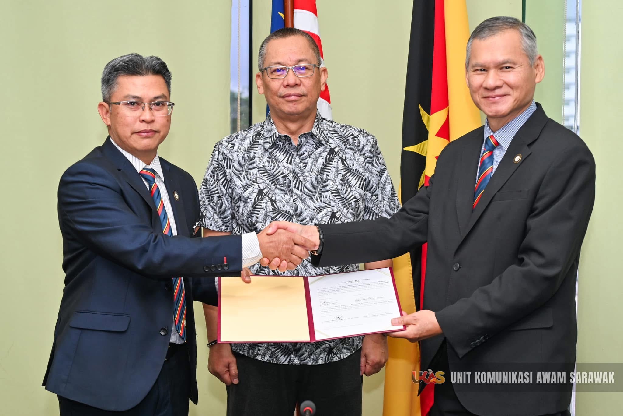 Awang Putrayusrie Pengarah UKAS baharu - UTUSAN SARAWAK