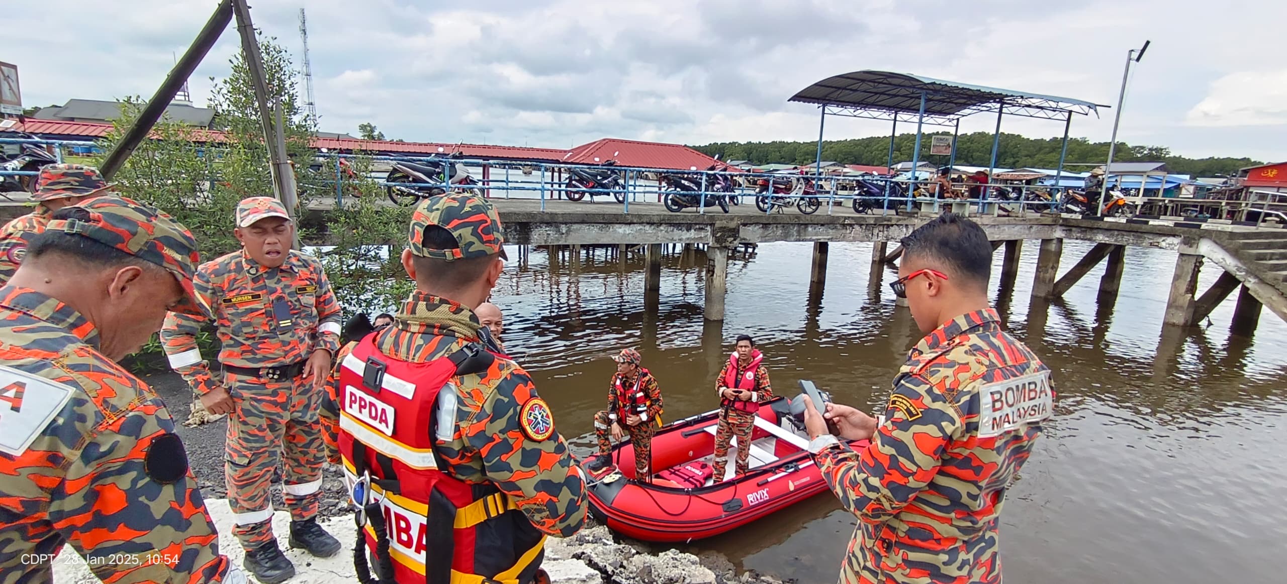 Kapal kargo karam, seorang kru dikhuatiri hilang - UTUSAN SARAWAK