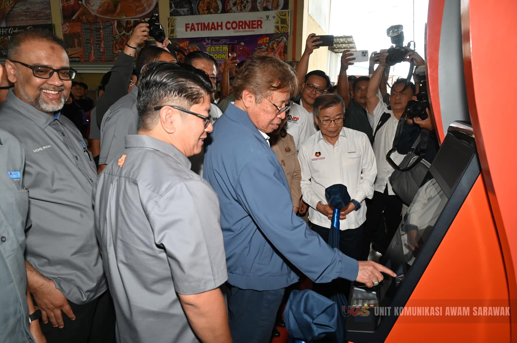 Sarawak giat latih penanaman padi beralih ke teknologi moden - UTUSAN ...