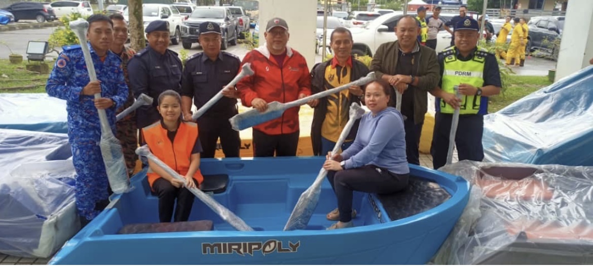 Banjir: Syarikat di Bintulu sumbang 20 unit bot fiber - UTUSAN SARAWAK