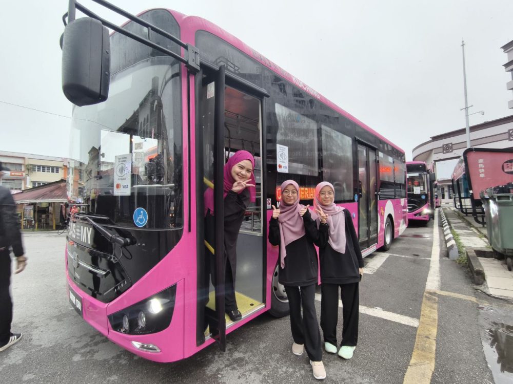 Kadar tambang BAS.MY Kuching diturunkan hampir separuh harga mulai esok ...