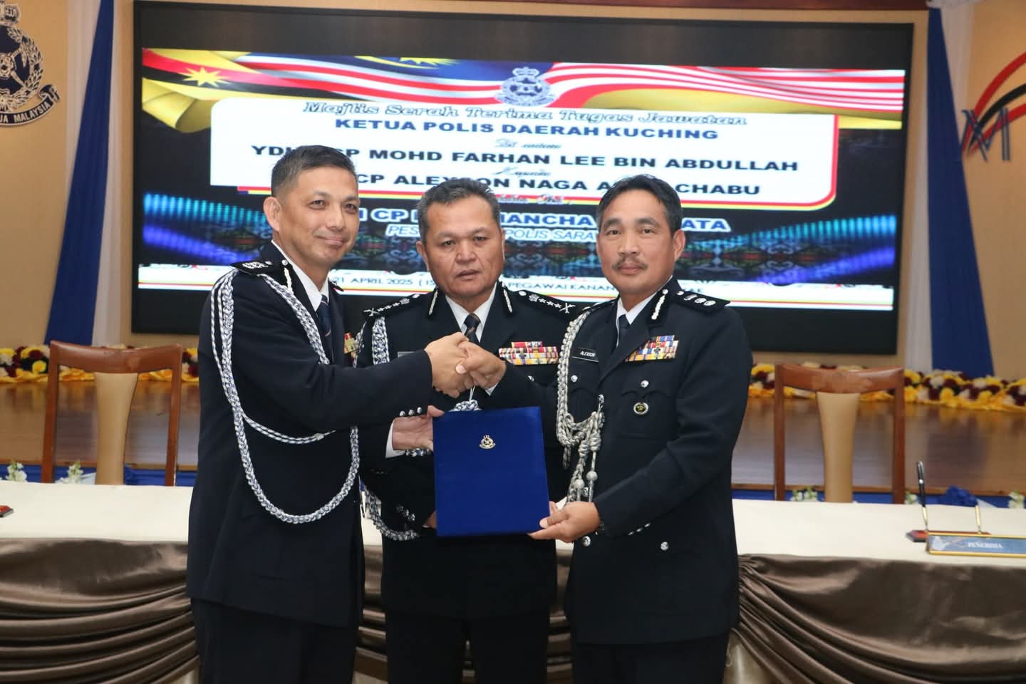 Serah tugas jawatan tertinggi Polis Sarawak, disempurnakan CP Dato ...