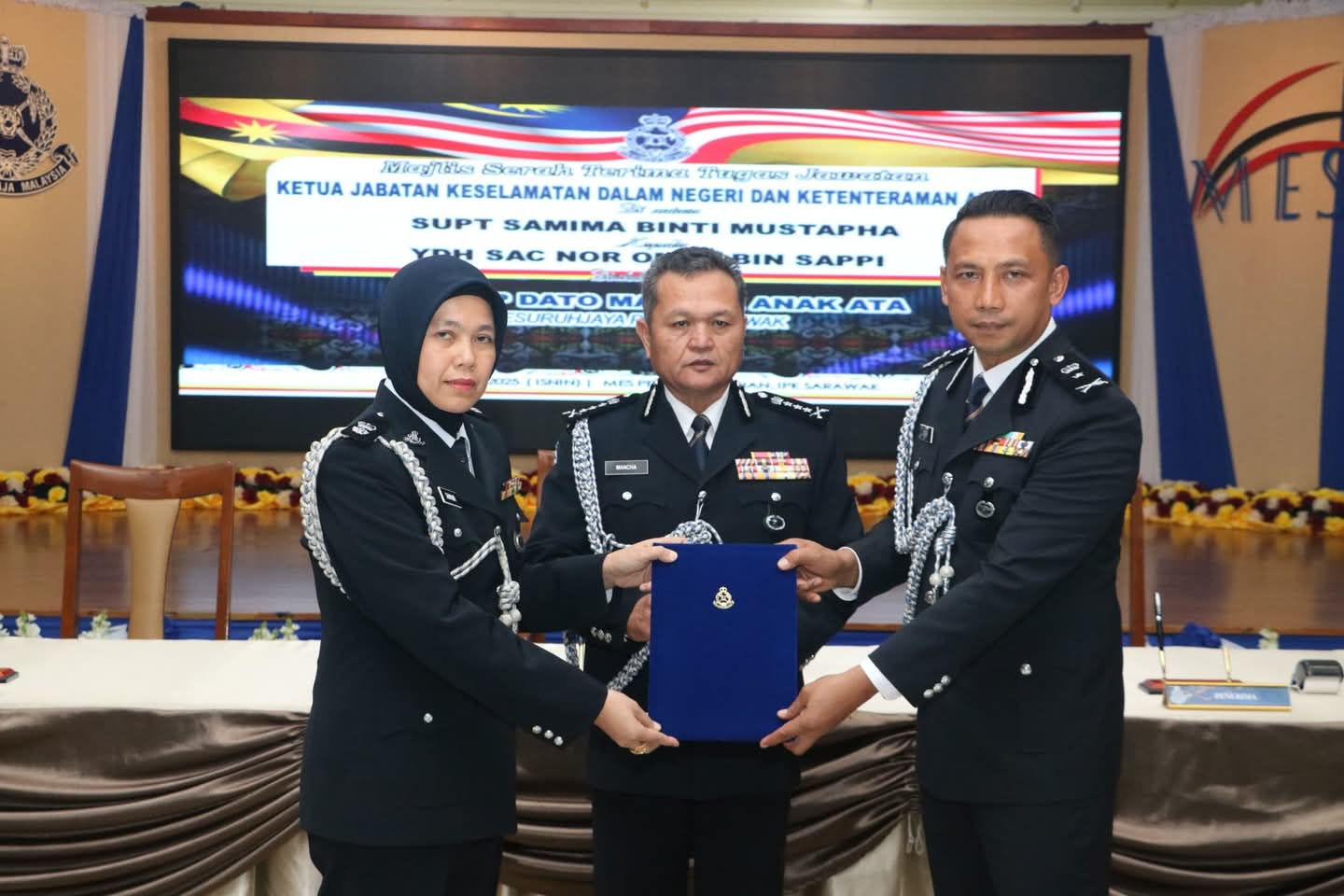 Serah tugas jawatan tertinggi Polis Sarawak, disempurnakan CP Dato ...