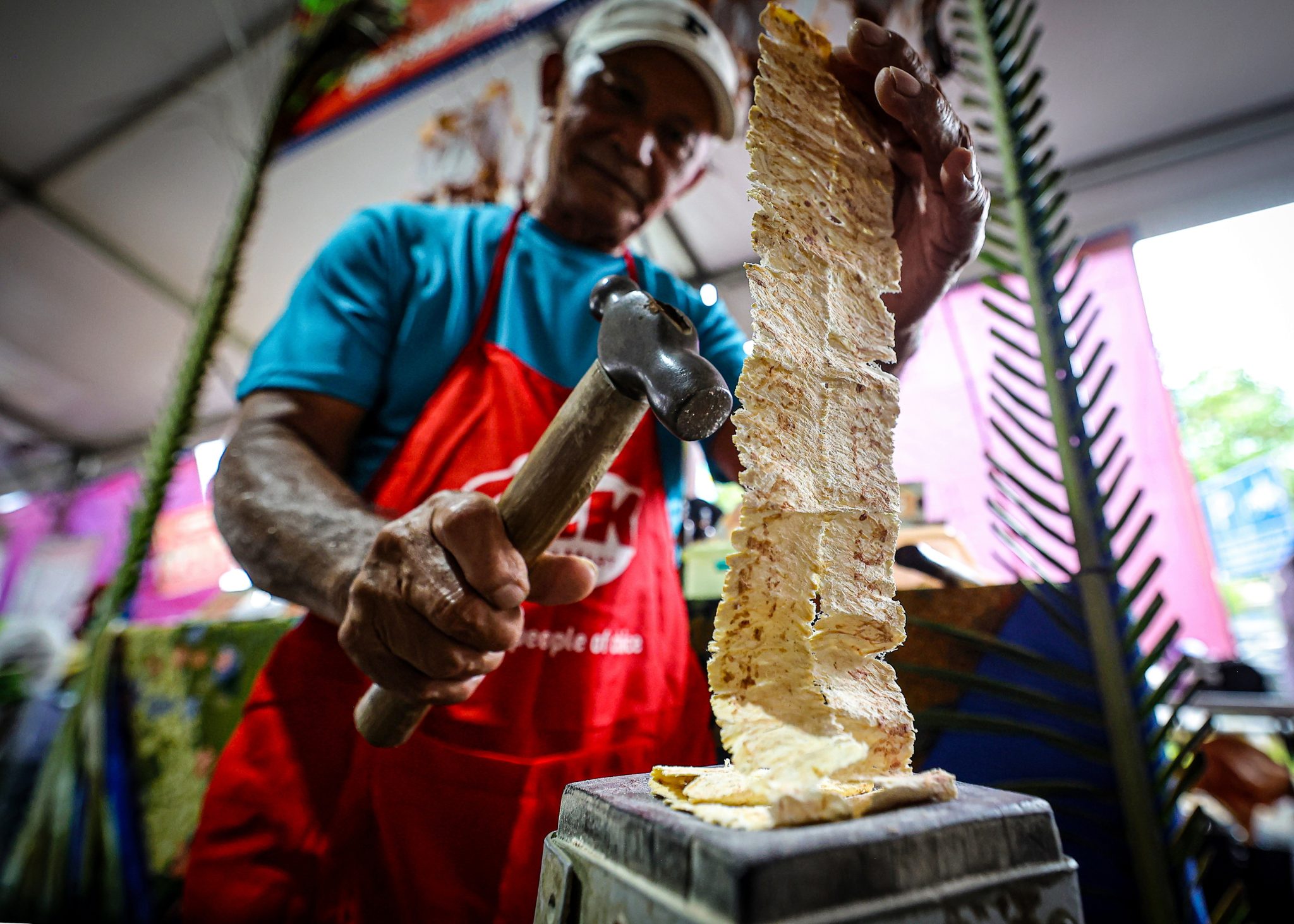 Salim kekalkan pembuatan sotong tutok tradisional - UTUSAN SARAWAK