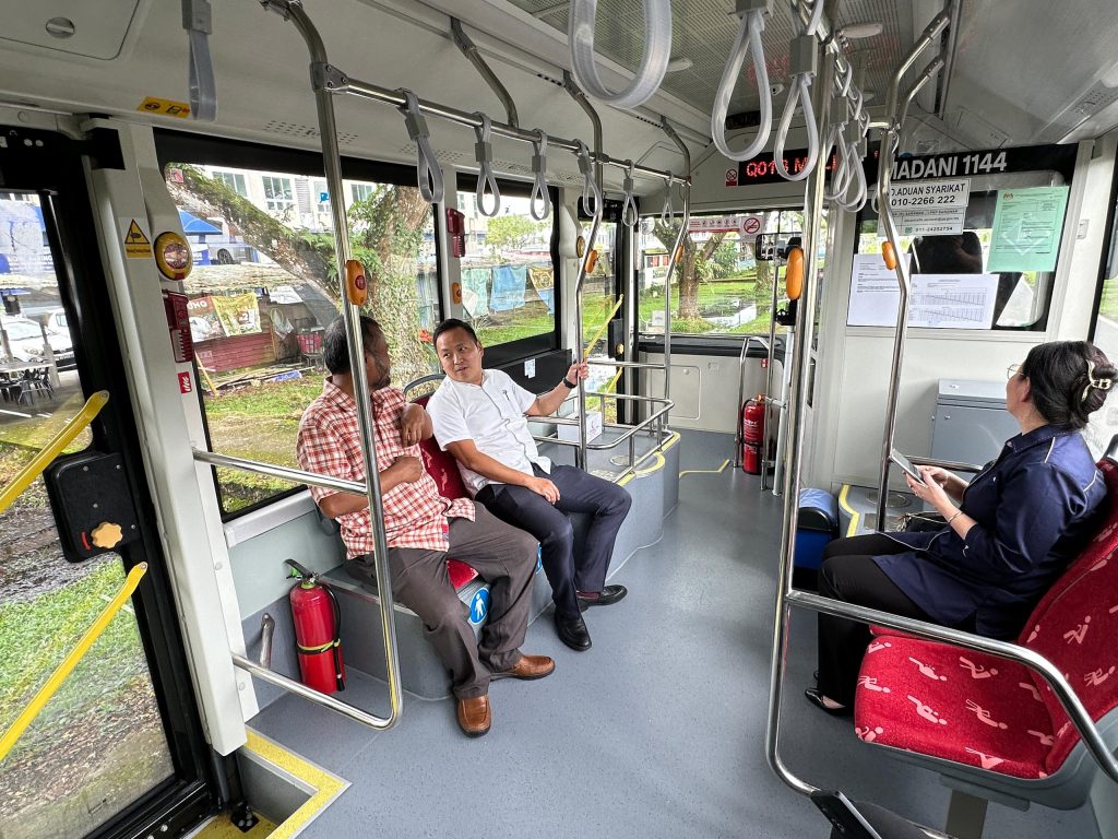 LPKP introduce the new Bas.MyKuching Q01 route - UTUSAN SARAWAK
