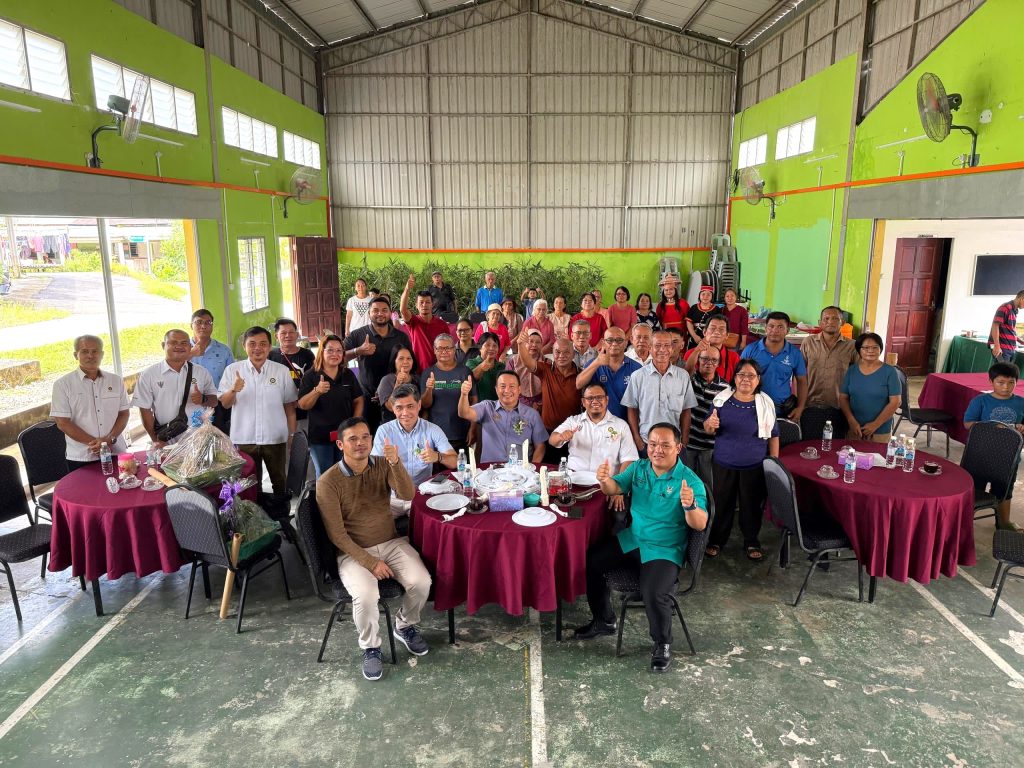 PUSAKA serah 500 anak buluh kepada komuniti Bidayuh di Puncak Borneo ...