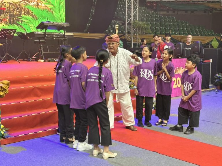 Raptai penuh sambutan Aidilfitri MADANI 2025 berjalan lancar - UTUSAN ...