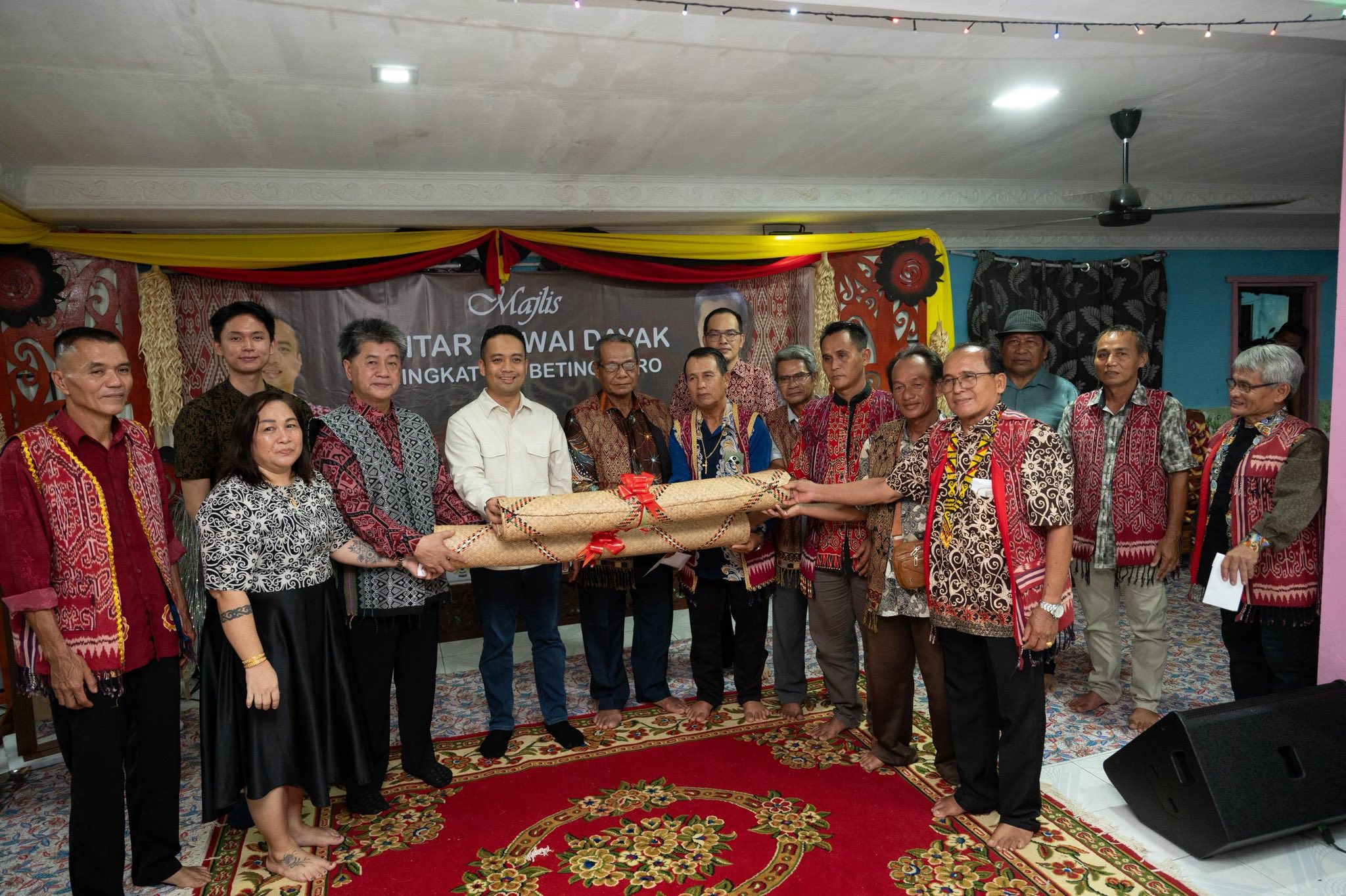 Gawai Dayak DUN Beting Maro meriah, lambang perpaduan kaum di Sarawak ...