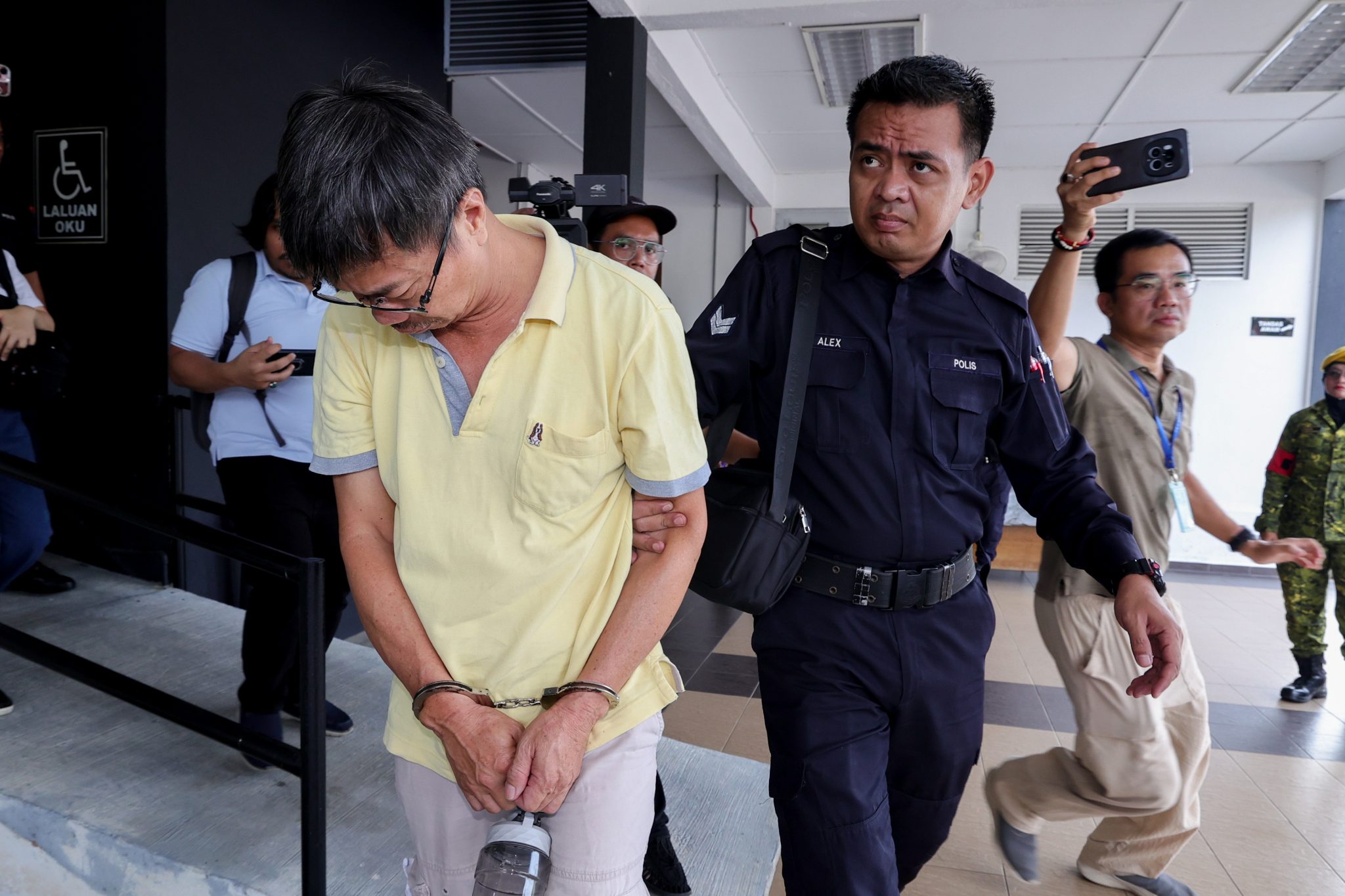 Pemandu van sekolah mengaku tidak bersalah sebabkan kematian kanak-kanak - UTUSAN SARAWAK