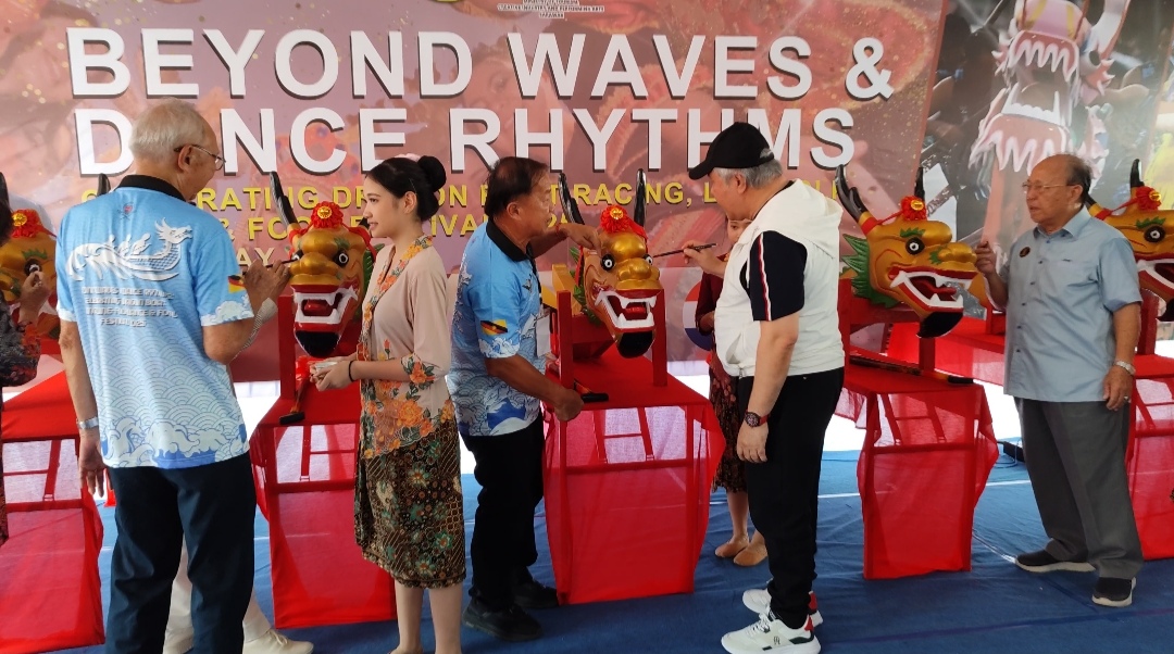 Perahu Naga Terbuka Lawas 2025, lambang keharmonian masyarakat Lawas ...