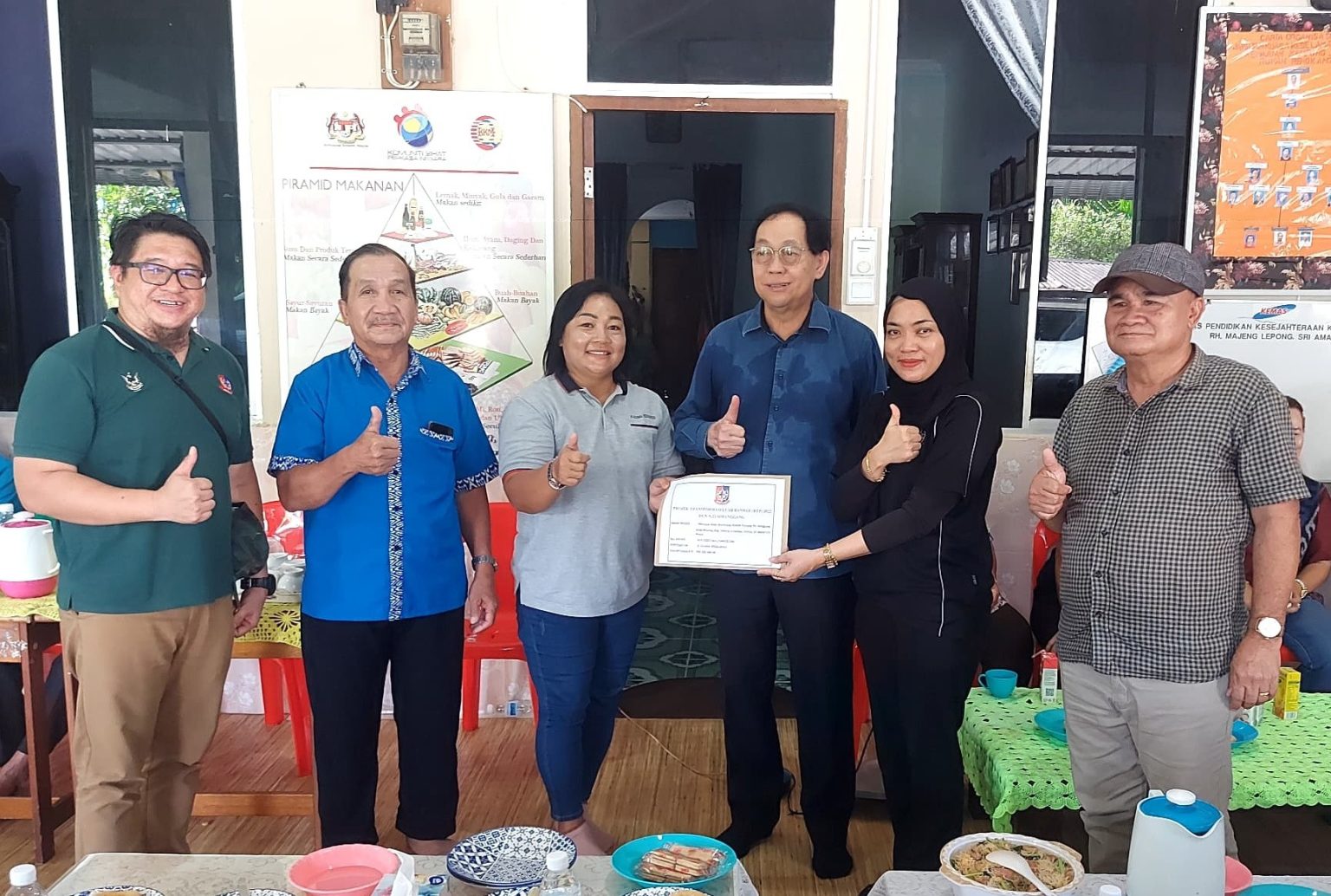 Tuai rumah dan ketua kampung sebar luas projek kerajaan - UTUSAN SARAWAK