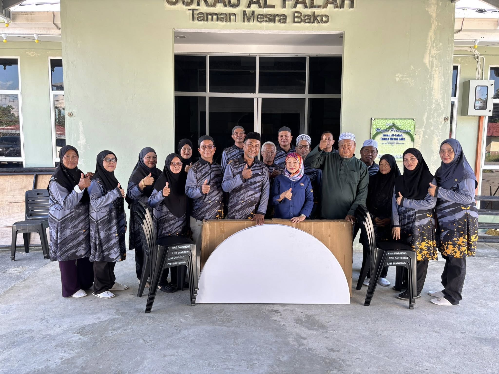 Surau Al-Falah Taman Mesra Bako terima sumbangan melalui Rangkaian Kasih NS - UTUSAN SARAWAK