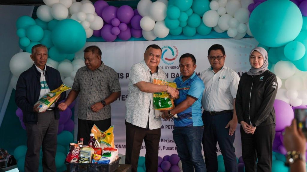 Petronas Stakan sumbang bakul makanan kepada 60 keluarga kurang ...