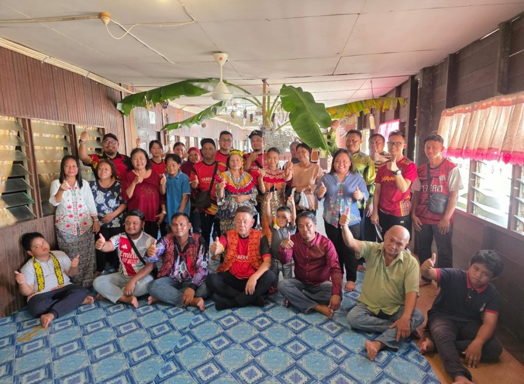 Saberkas Meradong anjur program Ngabang Gawai Segulai Sejalai - UTUSAN ...