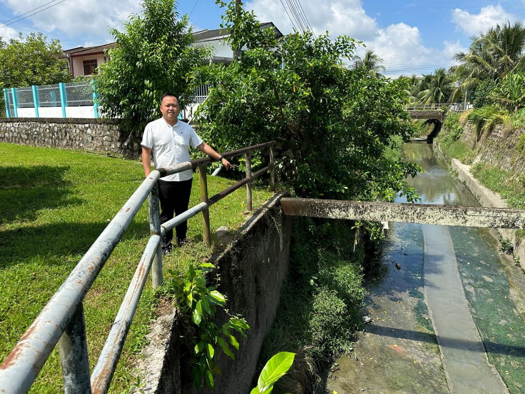 Overgrowth vegetation in monsoon drains can cause floods - UTUSAN SARAWAK