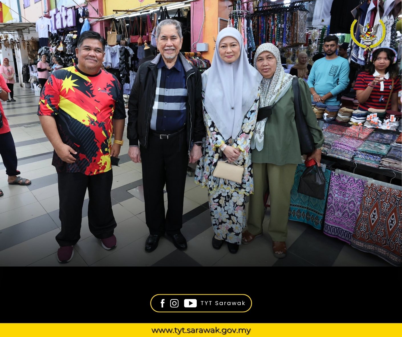 Tun Wan Junaidi luang hujung minggu bersama keluarga di Lebuh India ...