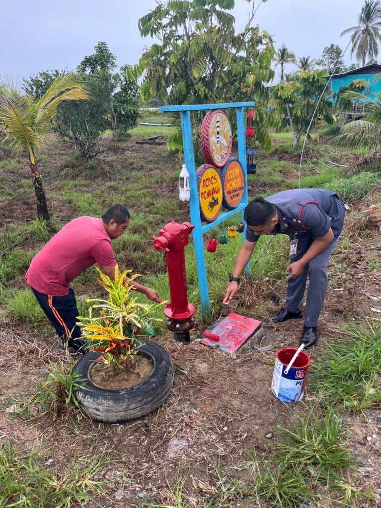 Aktiviti mengecat pili bomba wujudkan semangat kebersamaan komuniti ...