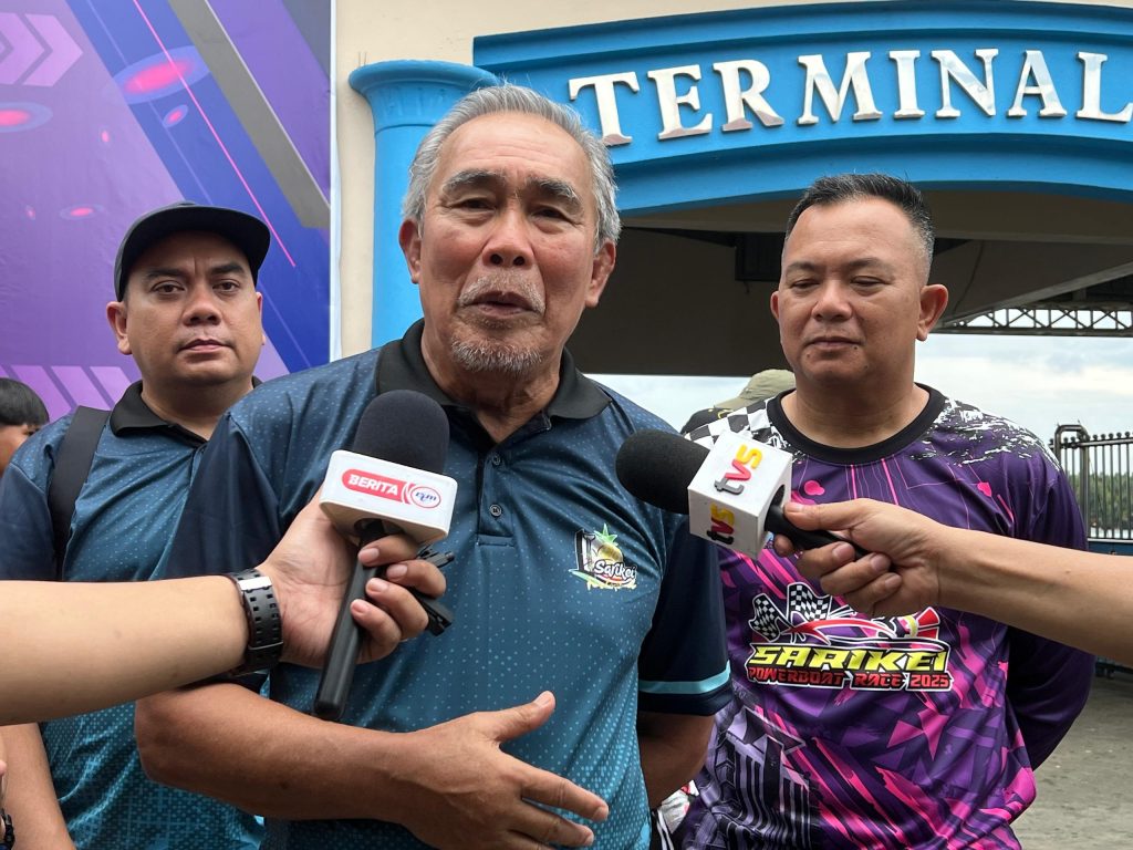 Perlumbaan Bot Berkuasa Tinggi tarik ribuan pengunjung ke Sarikei ...