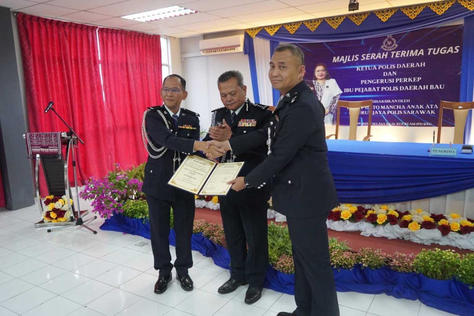 Bau IPD welcomes new District Police Chief - UTUSAN SARAWAK