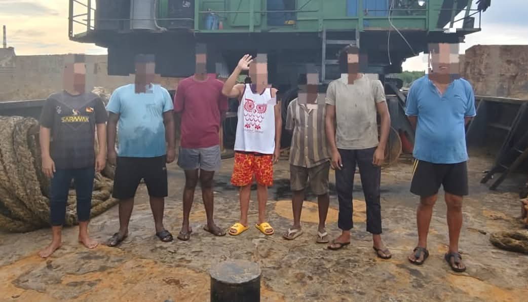 Bot tunda bersama 7 kru ditahan di perairan Kuching - UTUSAN SARAWAK