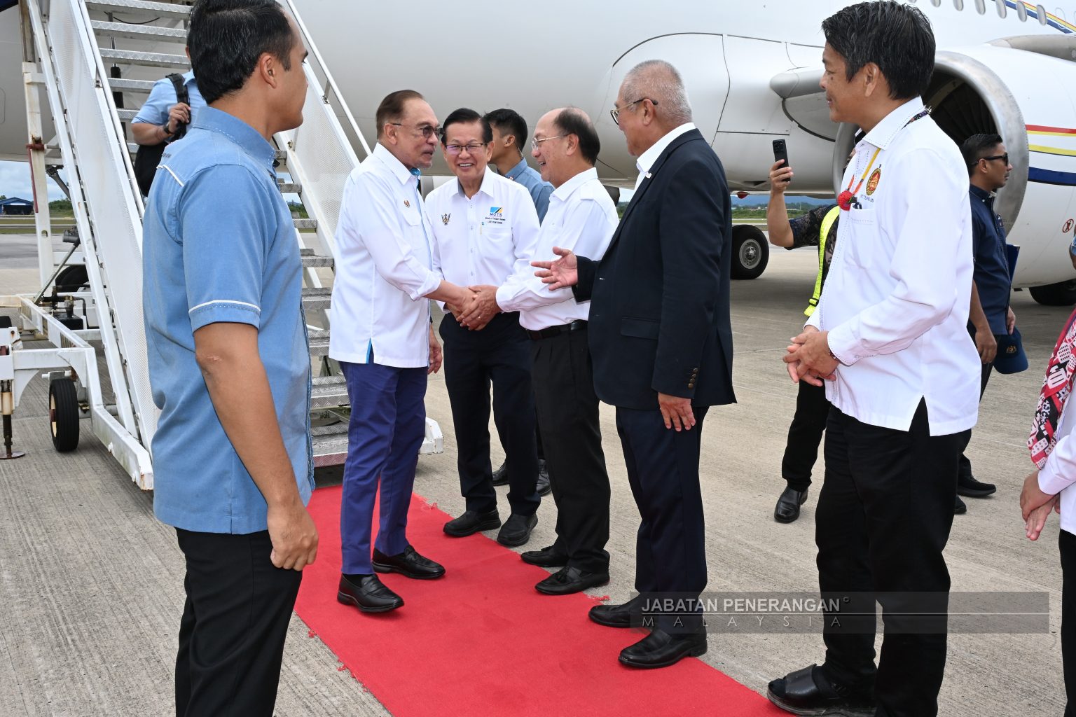 Perdana Menteri tiba di Miri untuk pelancaran projek SSLR Fasa 2 ...