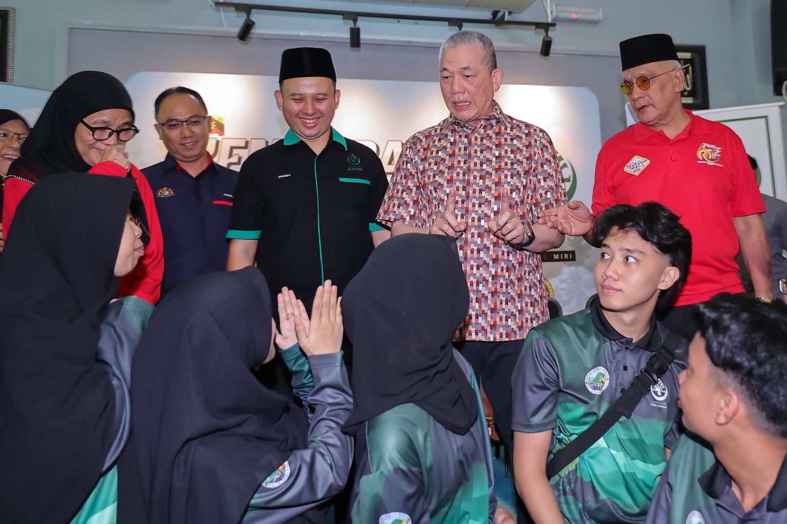 Ambil iktibar demonstrasi di Indonesia - Fadillah - UTUSAN SARAWAK