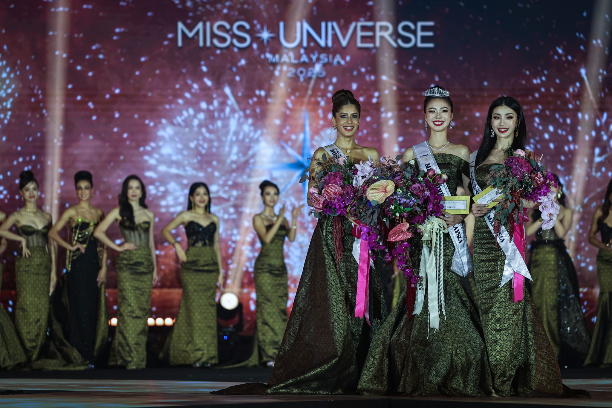 Miss Universe Malaysia 2025 milik Chloe Lim - UTUSAN SARAWAK